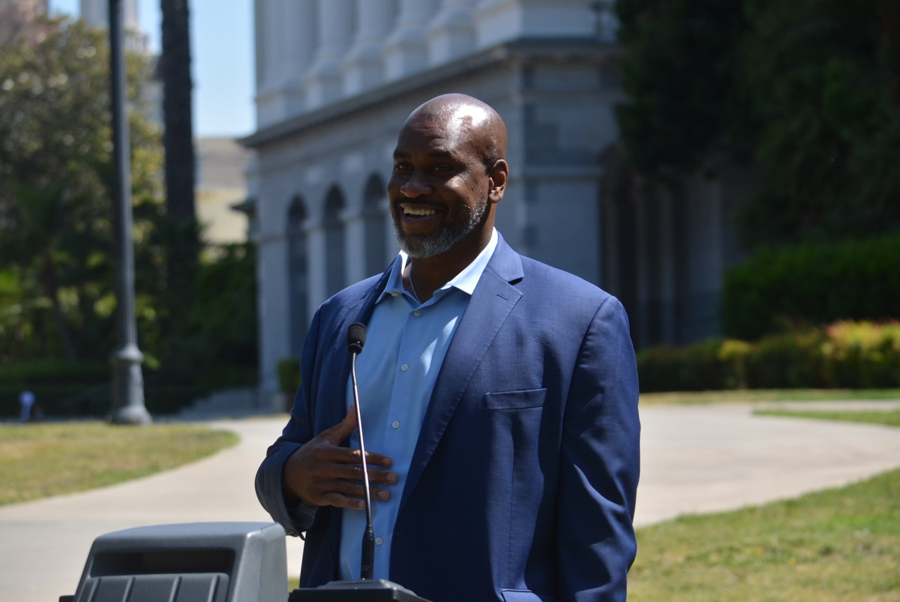 Grassroots Groups Push “Motor Voter” Bill Aimed at 100% Registration of ...