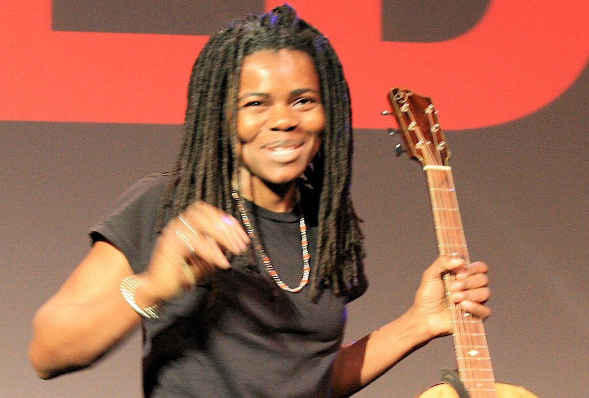Tracy Chapman Breaks Country Music Barriers with No. 1 Hit - The ...